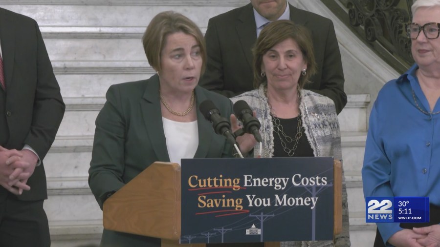 State House celebrates hydropower transmission in the Bay State