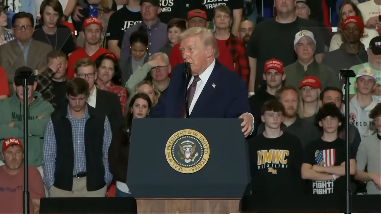 'Migrant invasion': Trump gets bolder with his lies, claims 100% of all ...