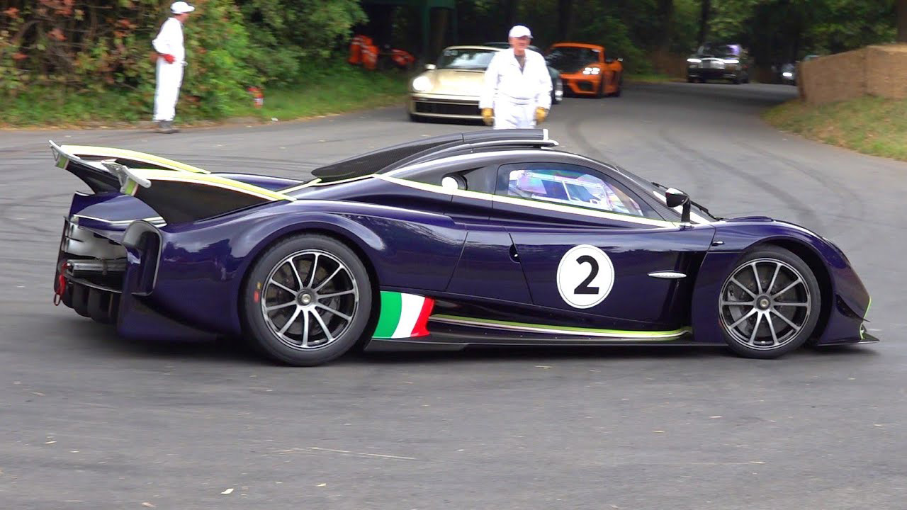 Pagani Zonda Revolucion V12 at full attack