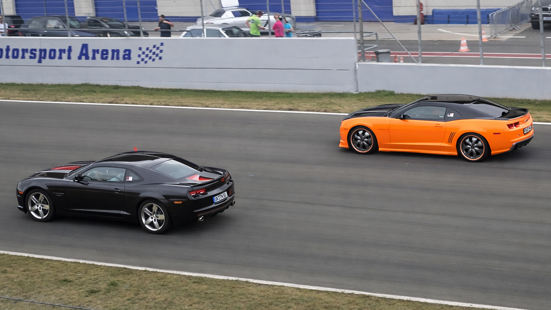Quarter mile sprint between two Chevy Camaros
