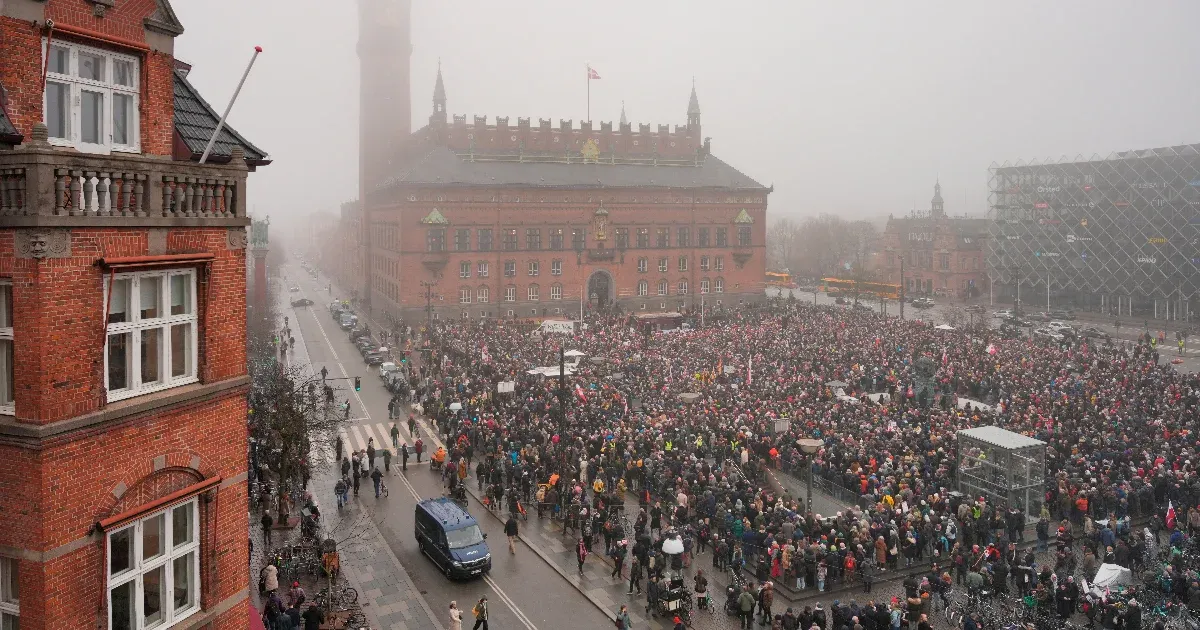 „El a kezekkel Grönlandtól!” – Dánia-szerte tüntetnek Trump grönlandi ...