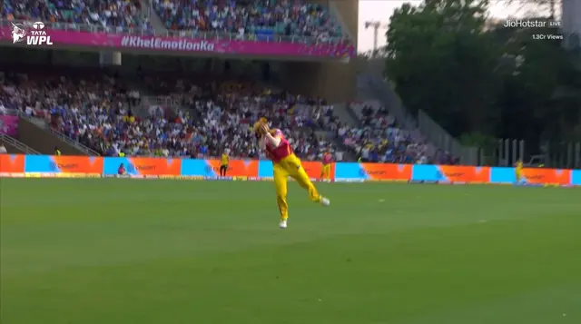 Watch: Harleen Deol pulls off Kapil Dev-style catch in WPL clash