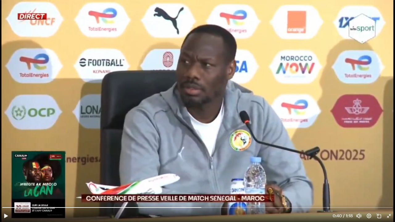 Jornalista lança confusão na conferência do Senegal (e nem fez perguntas)