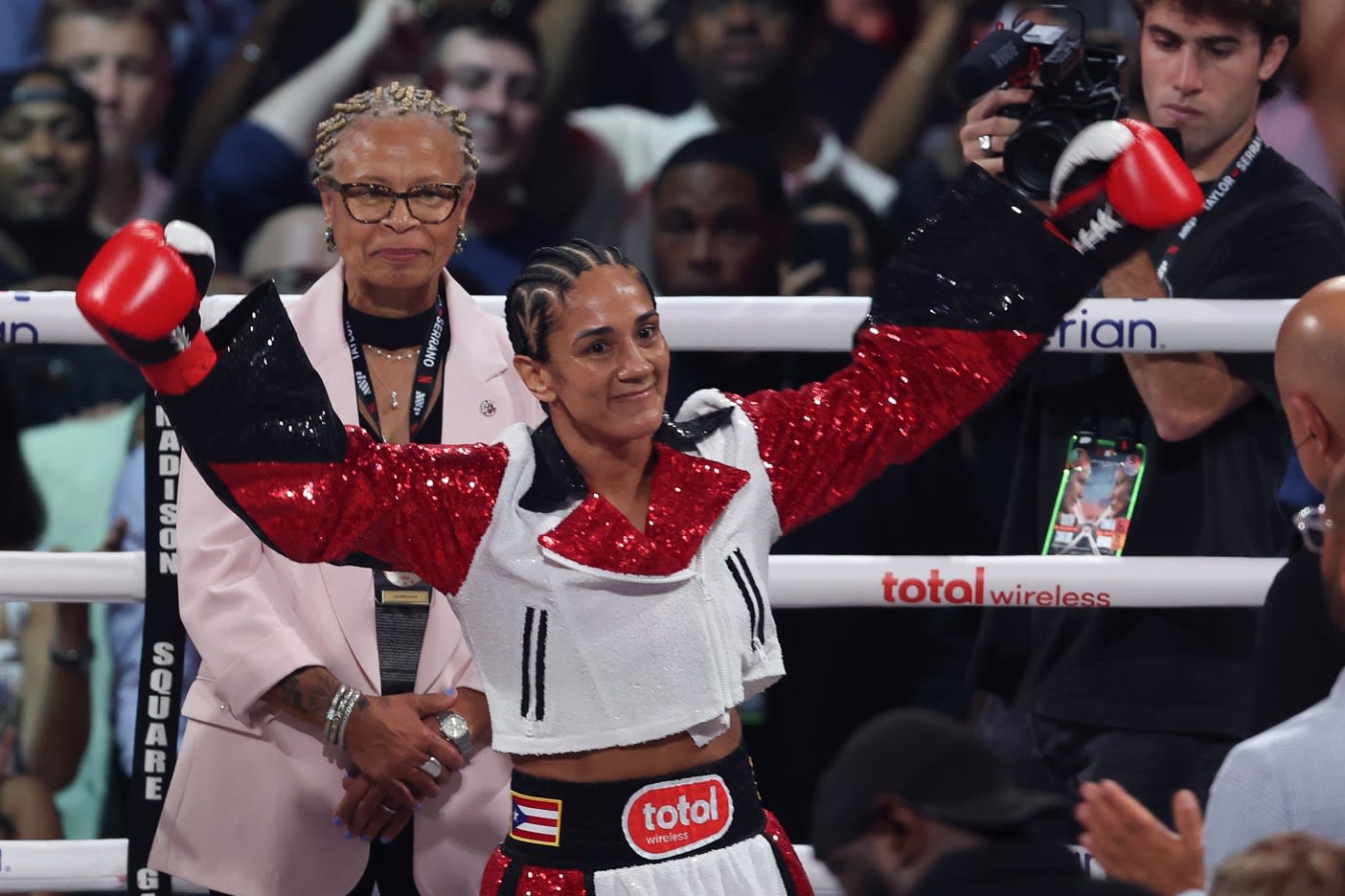 Amanda Serrano offers to replace Kayla Harrison against Amanda Nunes at ...