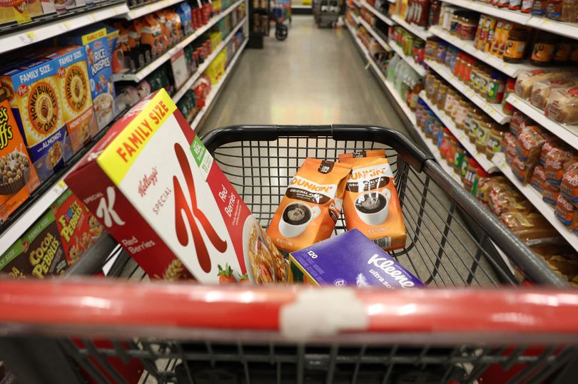 Shoppers hit with new checkout fee as 2026 'carryout' law starts in ...