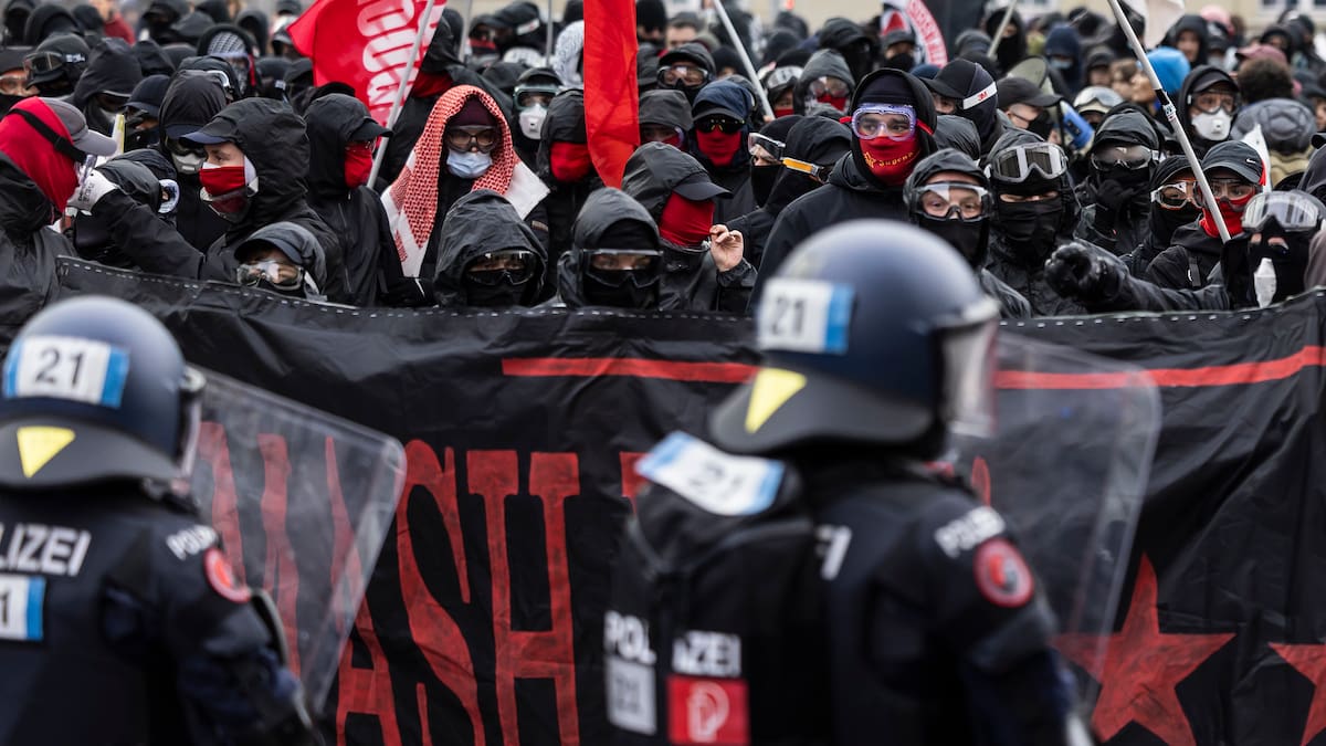 Personenkontrollen durchgeführt: Polizei löst Anti-WEF-Demo in Bern auf