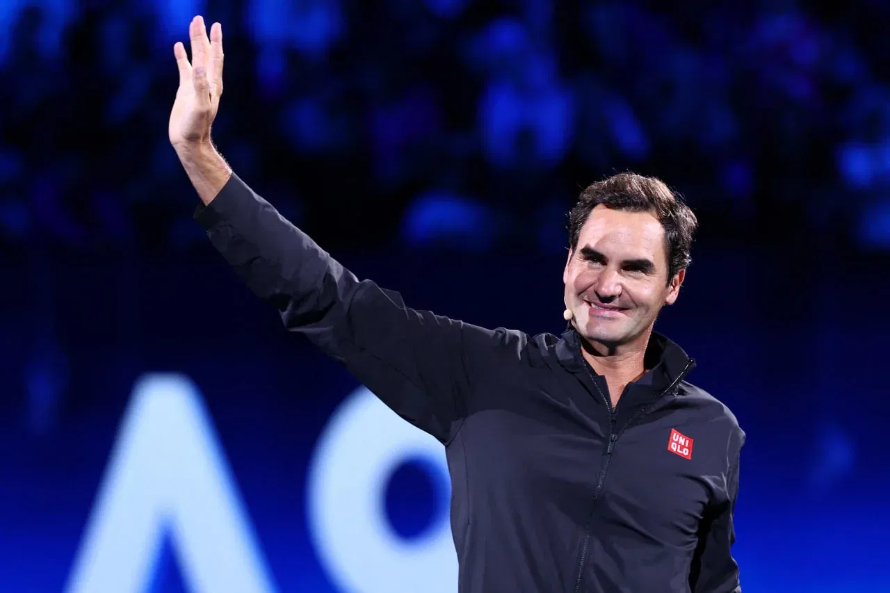 Video – 'Thank you Roger': Federer finally bids farewell to Rod Laver ...