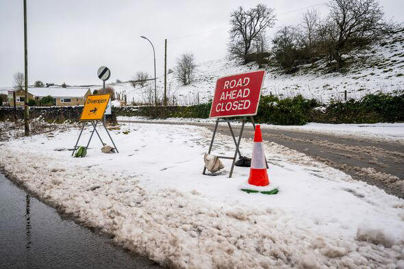 Met Office issues 10 day snow forecast as blizzards to hit England in days