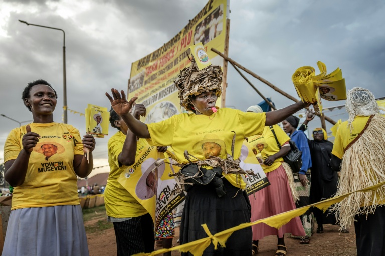 Ouganda : Yoweri Museveni, l'ex-guérilléro devenu président inamovible