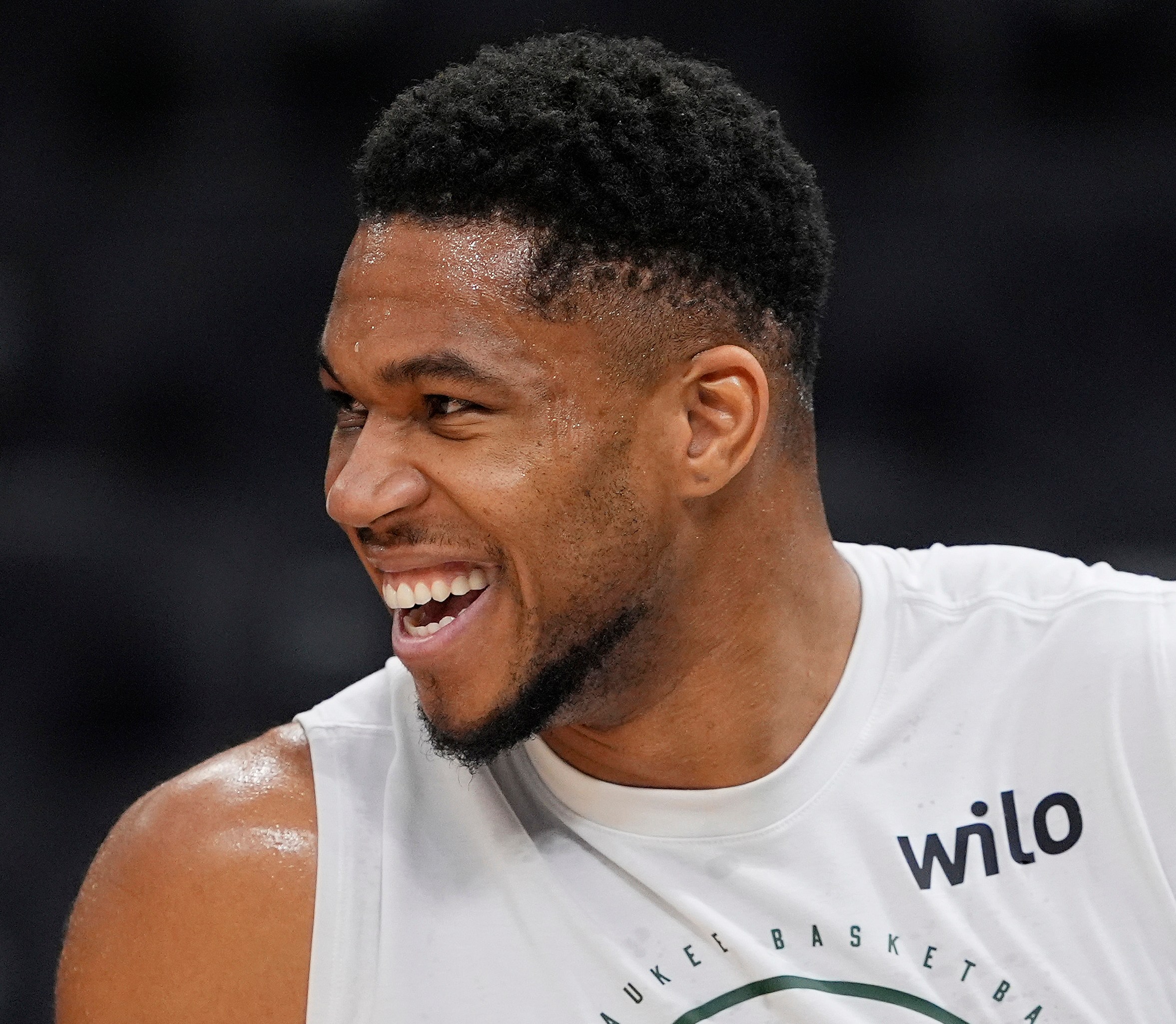 Milwaukee Bucks poll: Cautious optimism about Giannis’ future