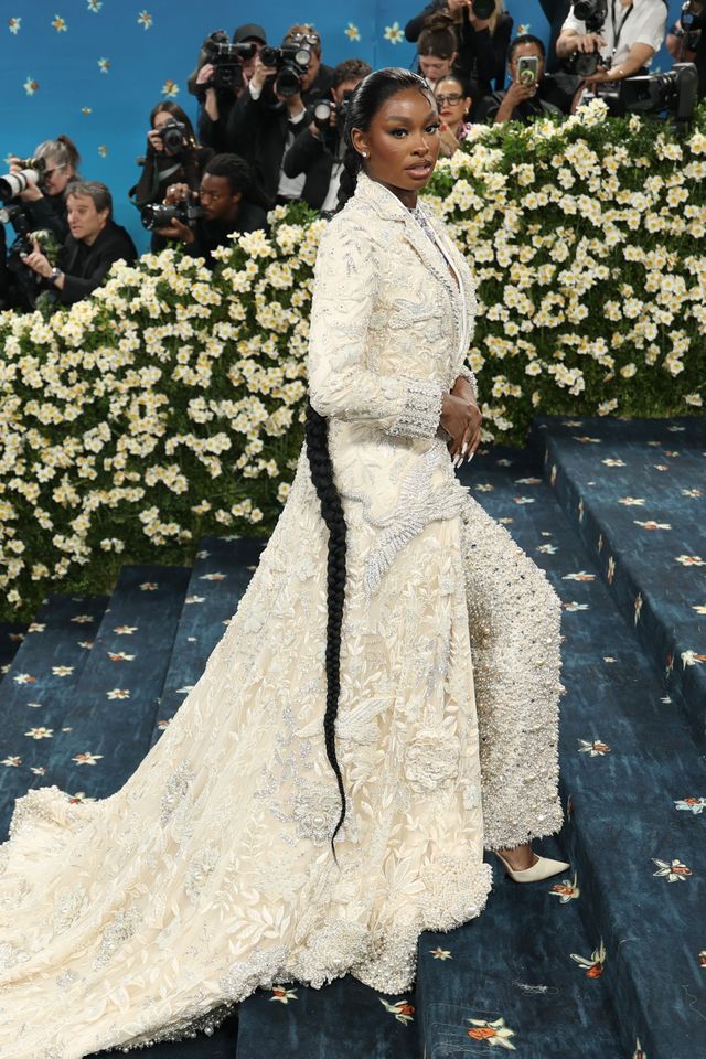 Donovan Mitchell proposed to Coco Jones with a massive cushion-cut ...