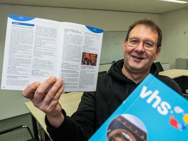 VHS-Kurse 2026: Von Fitness über Zeichnen bis Klöppeln – jetzt anmelden