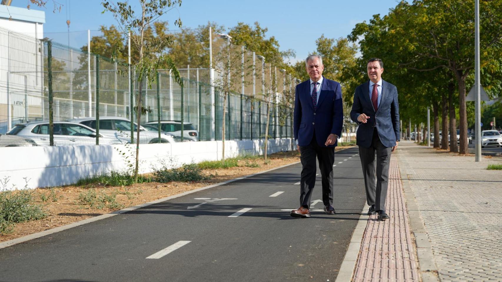 La avenida de Kansas City de Sevilla, en obras desde este lunes por la red de agua sin apenas ...
