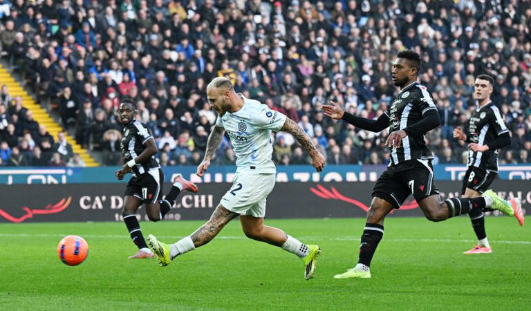 Soccer-Inter set Serie A title race pace with win at Udinese