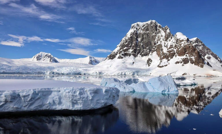 A giant underground world has been found in Antarctica, this wild map ...