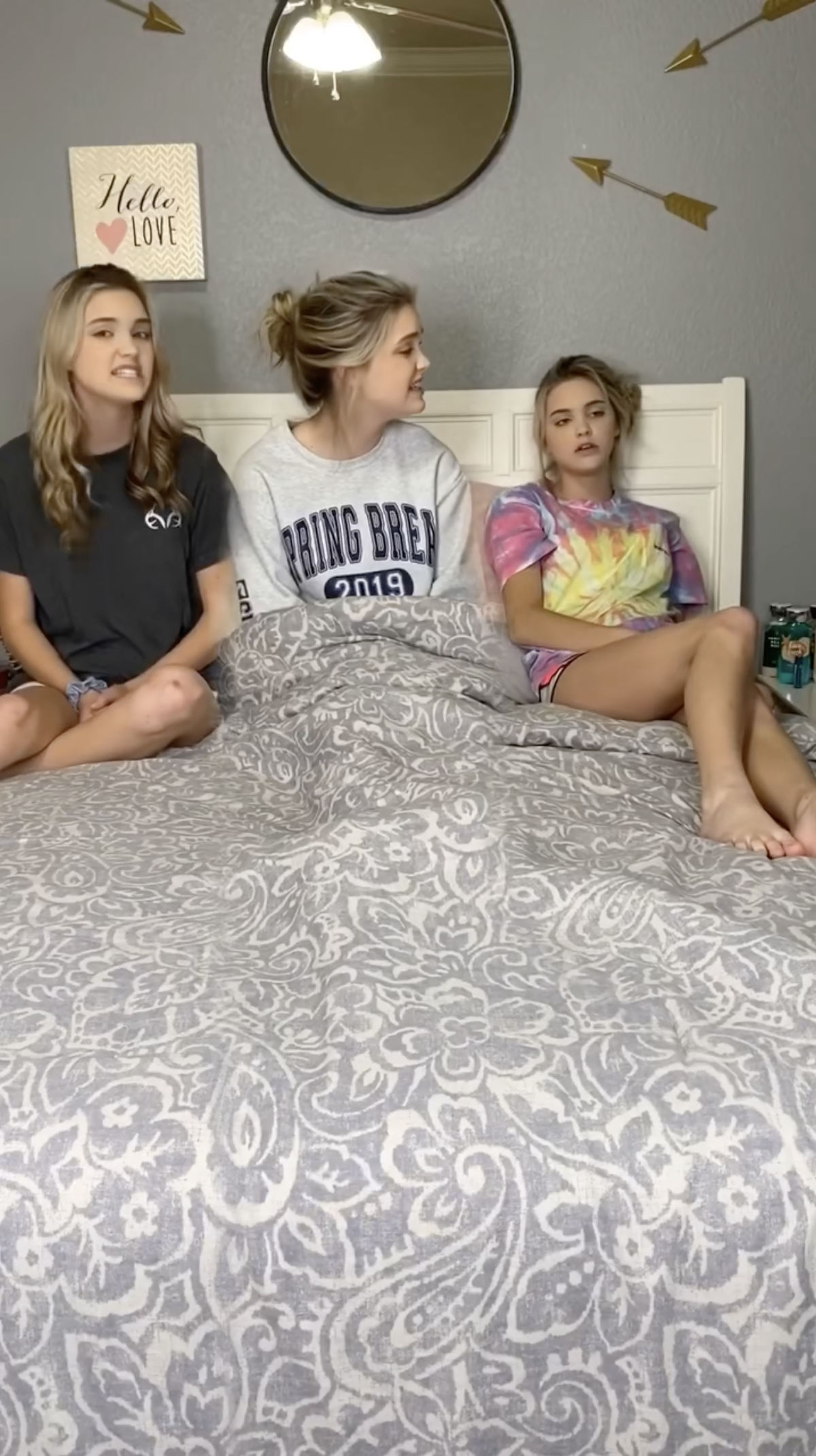 The perfect amount of sleep does not exist 😂😂