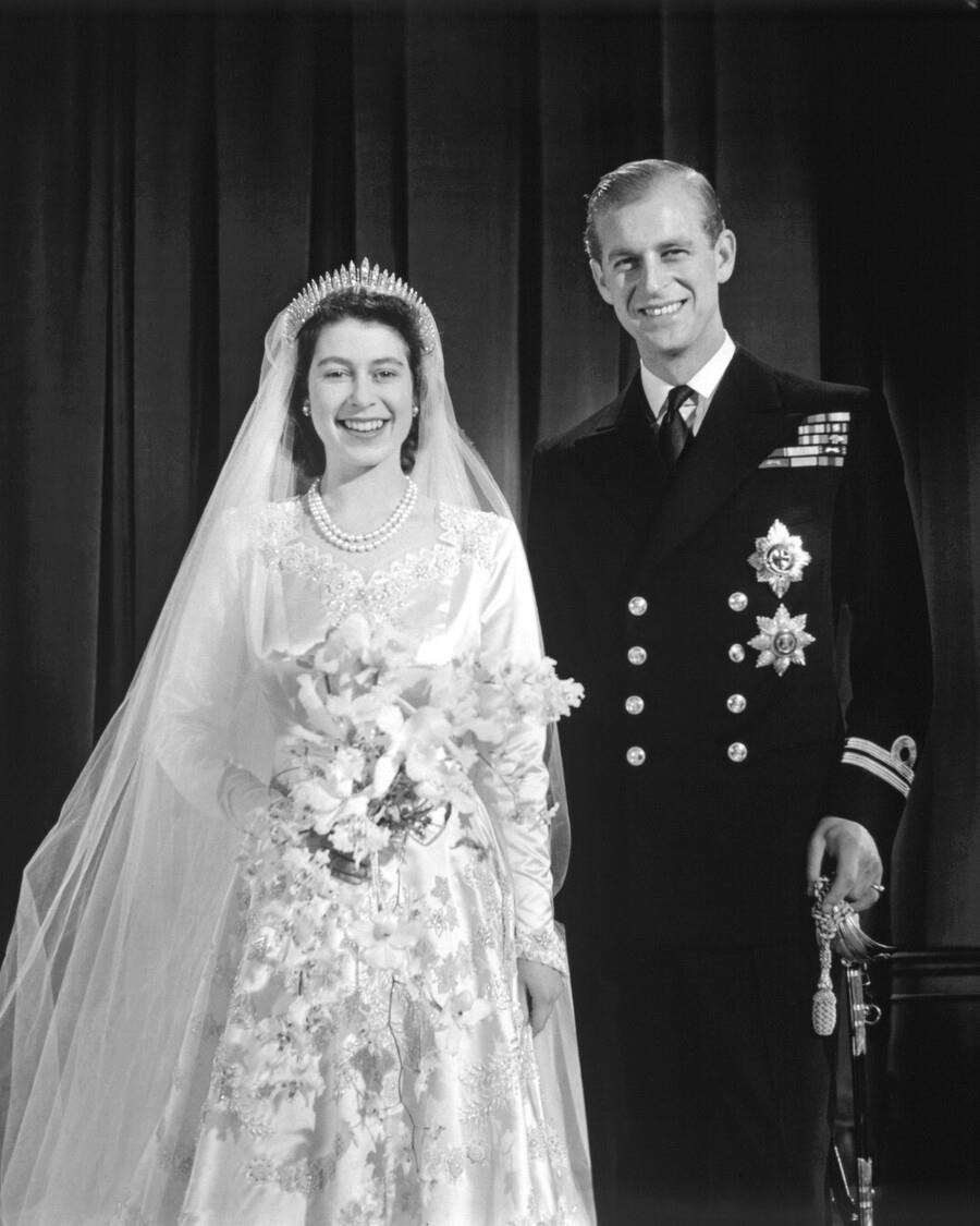 Queen Elizabeth II her life in style: Η μεγαλύτερη έκθεση για τη ζωή ...
