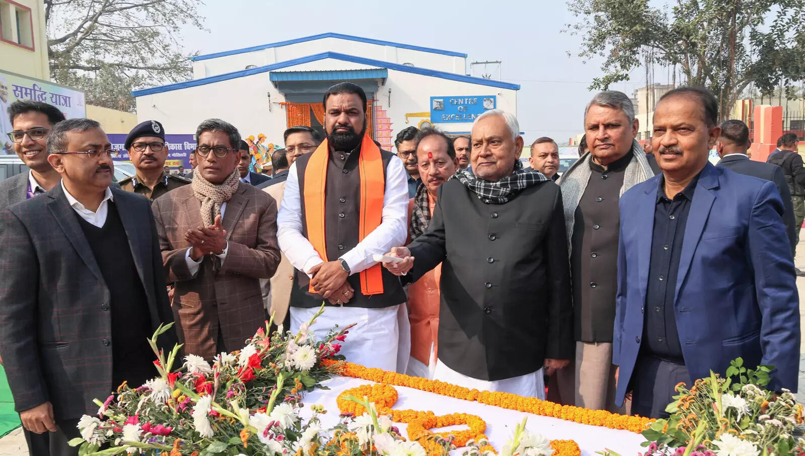 Meet citizens respectfully & resolve their problems: CM