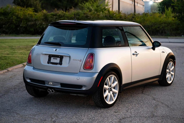 Why buy new? 3600-mile 2003 Mini Cooper S is for sale on BaT