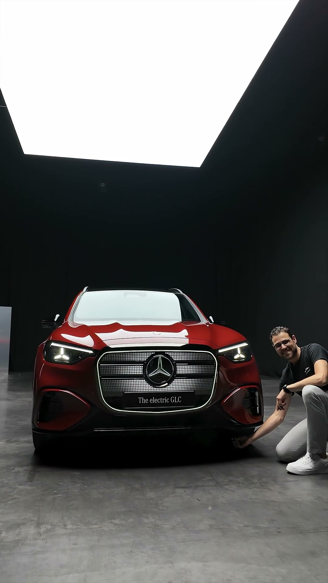 The new 2026 Mercedes GLC EQ light show