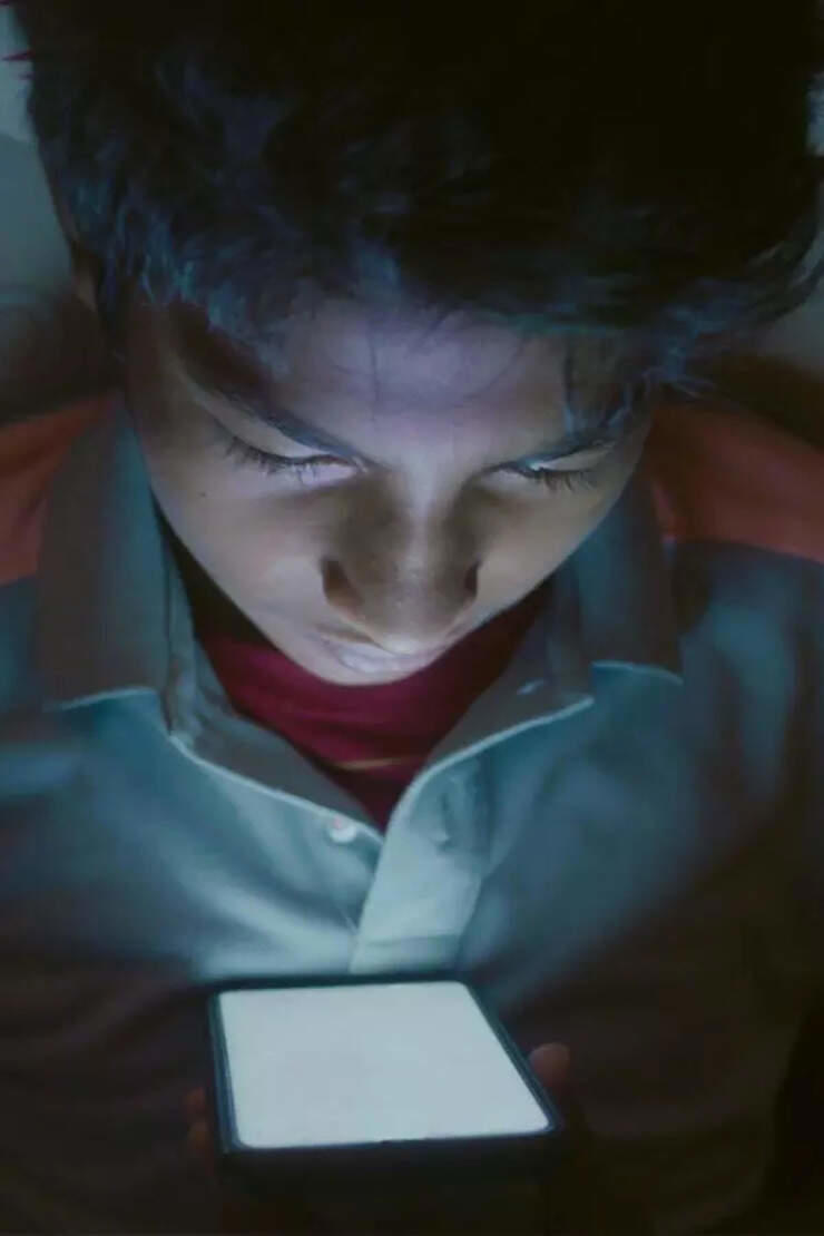 ‘I need this break’: How trying to beat burnout with screens at night ...