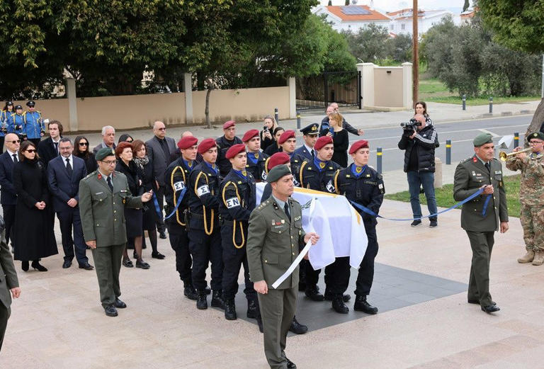 Λευκωσία: «Ύστατο χαίρε» στον πρώην πρόεδρο της Κύπρου Γιώργο Βασιλείου