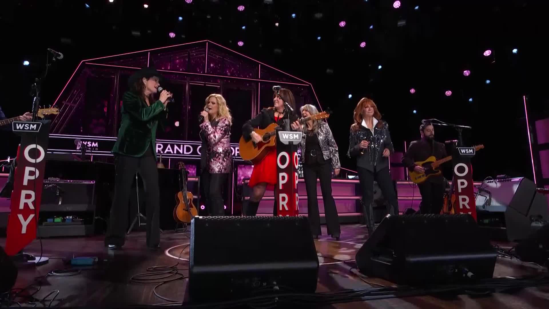 Suzy Bogguss, Trisha Yearwood, Terri Clark, Kathy Mattea and Reba ...