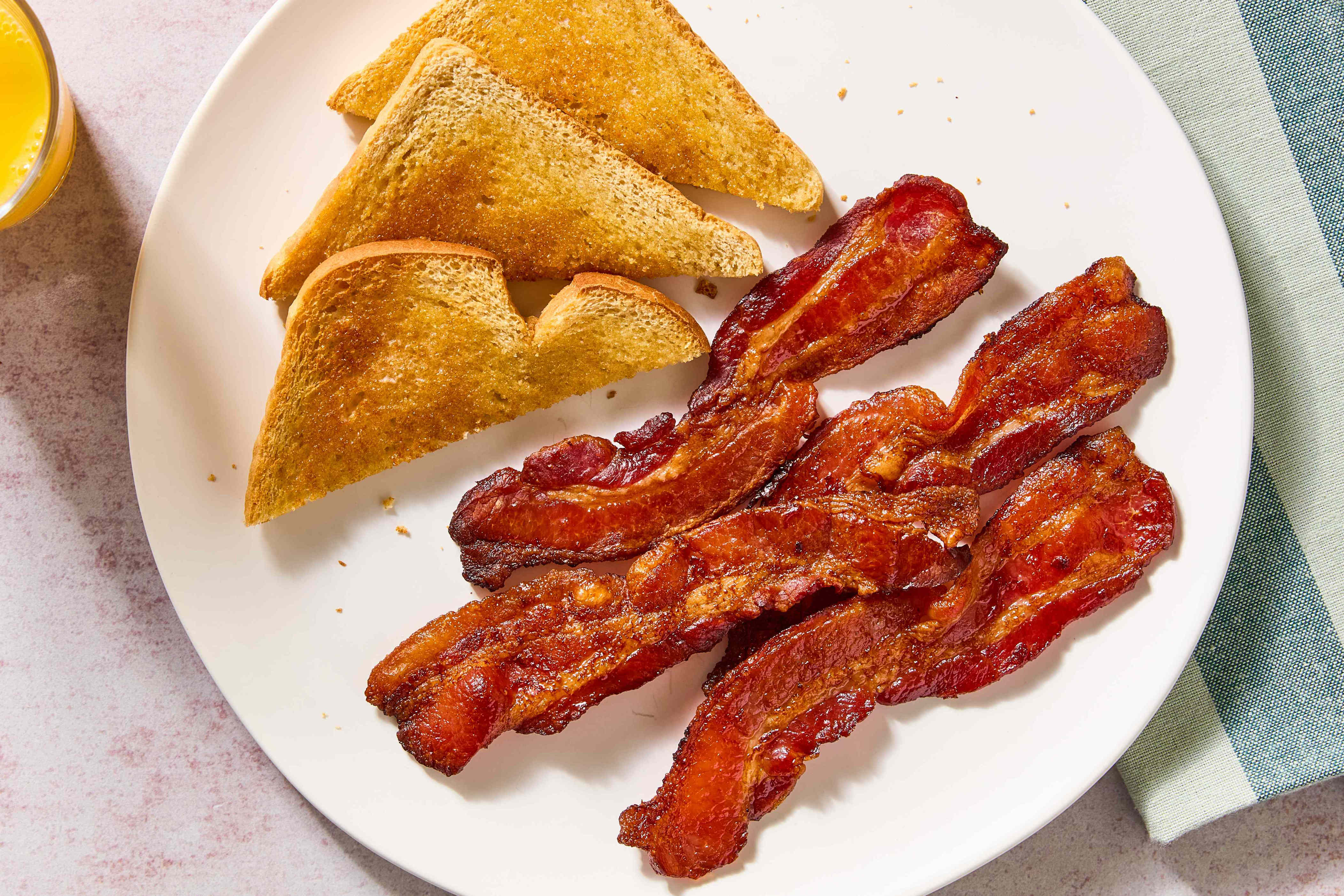 The easy chef trick for the crispiest and most flavorful bacon