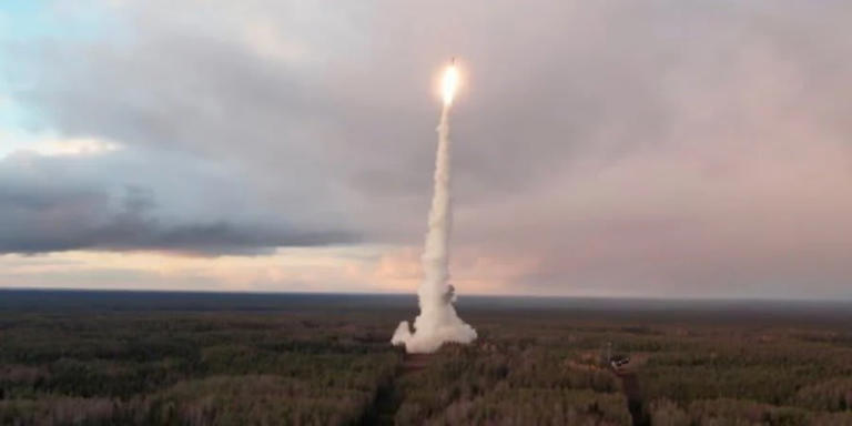 Ukraine warns Russia may test Oreshnik missile during Davos summit