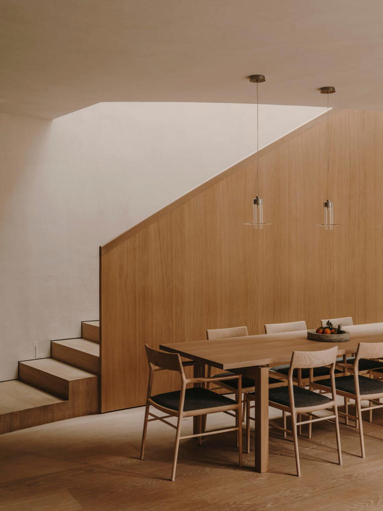Esta casa con un precioso patio se ha reformado con estilo minimalista ...