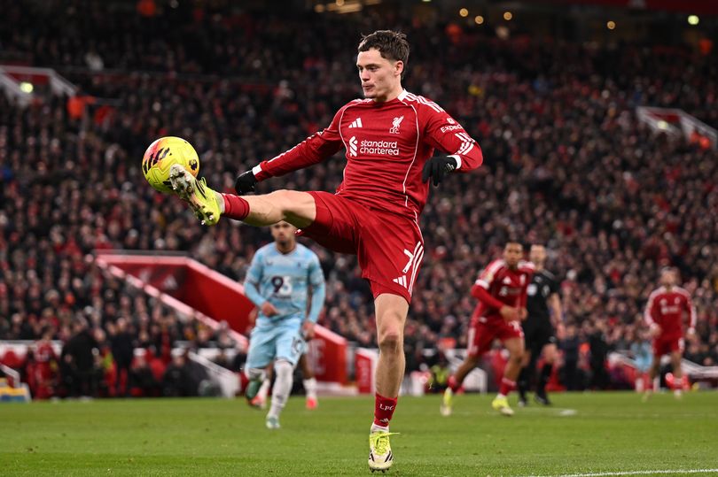 Arne Slot identifies 3 Liverpool players for praise after Burnley ...