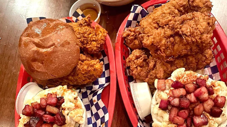 Seattle's hole-in-the-wall neighborhood bar is a comfort-food haunt ...
