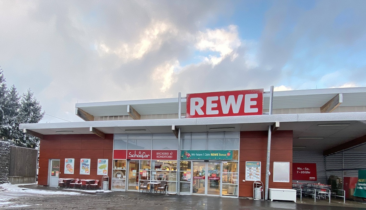 Rewe-Kundin findet 2-Euro-Münze – und fällt aus allen Wolken