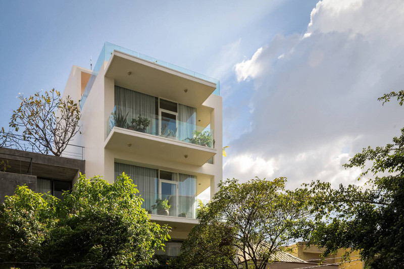 Bên trong căn nhà ẩn sau cánh cổng xanh