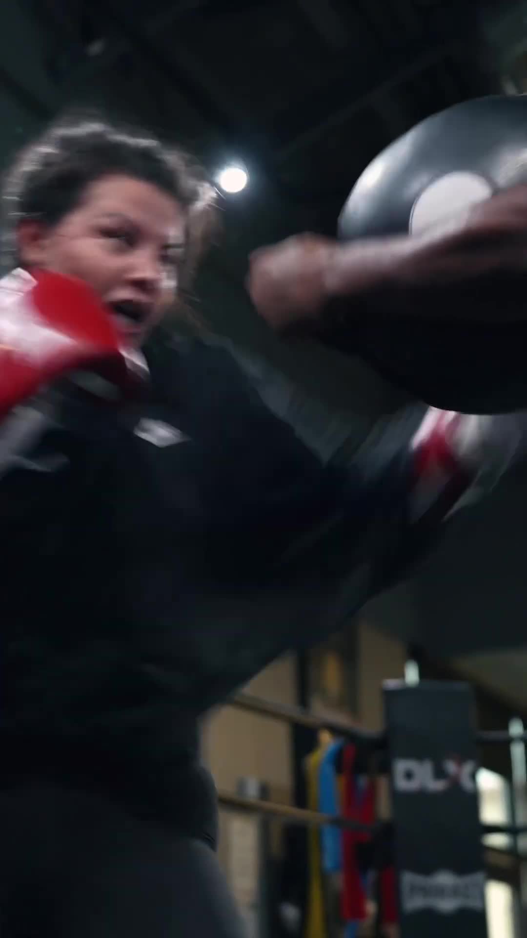 WBO welterweight champion Sandy Ryan unloads the arsenal🥊 as she ...