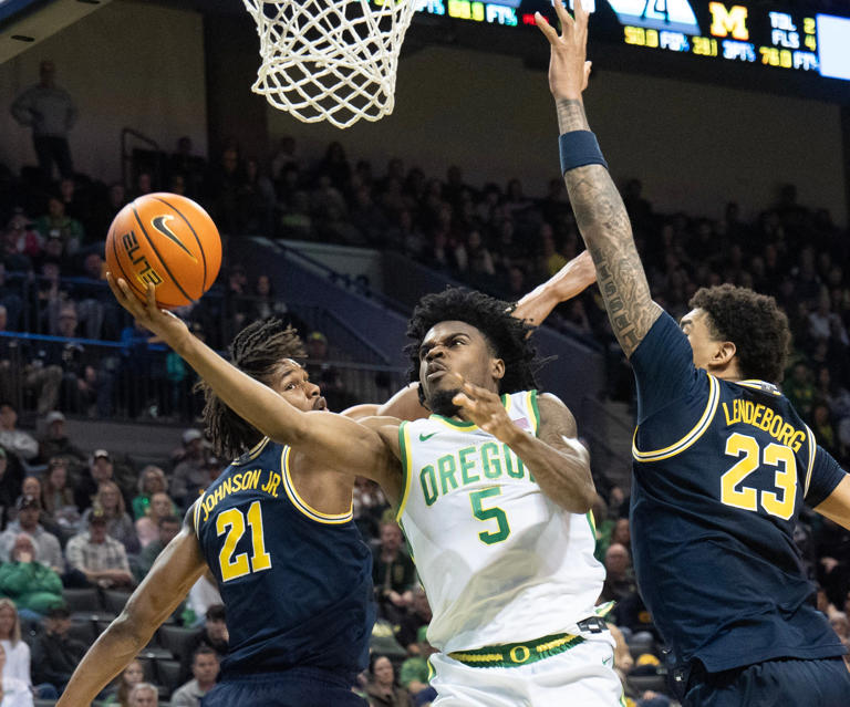 Injuries continue to mount for reeling Oregon men's basketball team