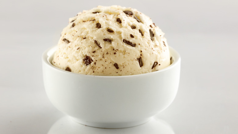 Ranking 32 ice cream flavors from worst to best