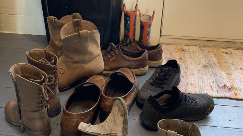 Tidy up entryway shoe clutter with a simple DIY that keeps boots neat ...