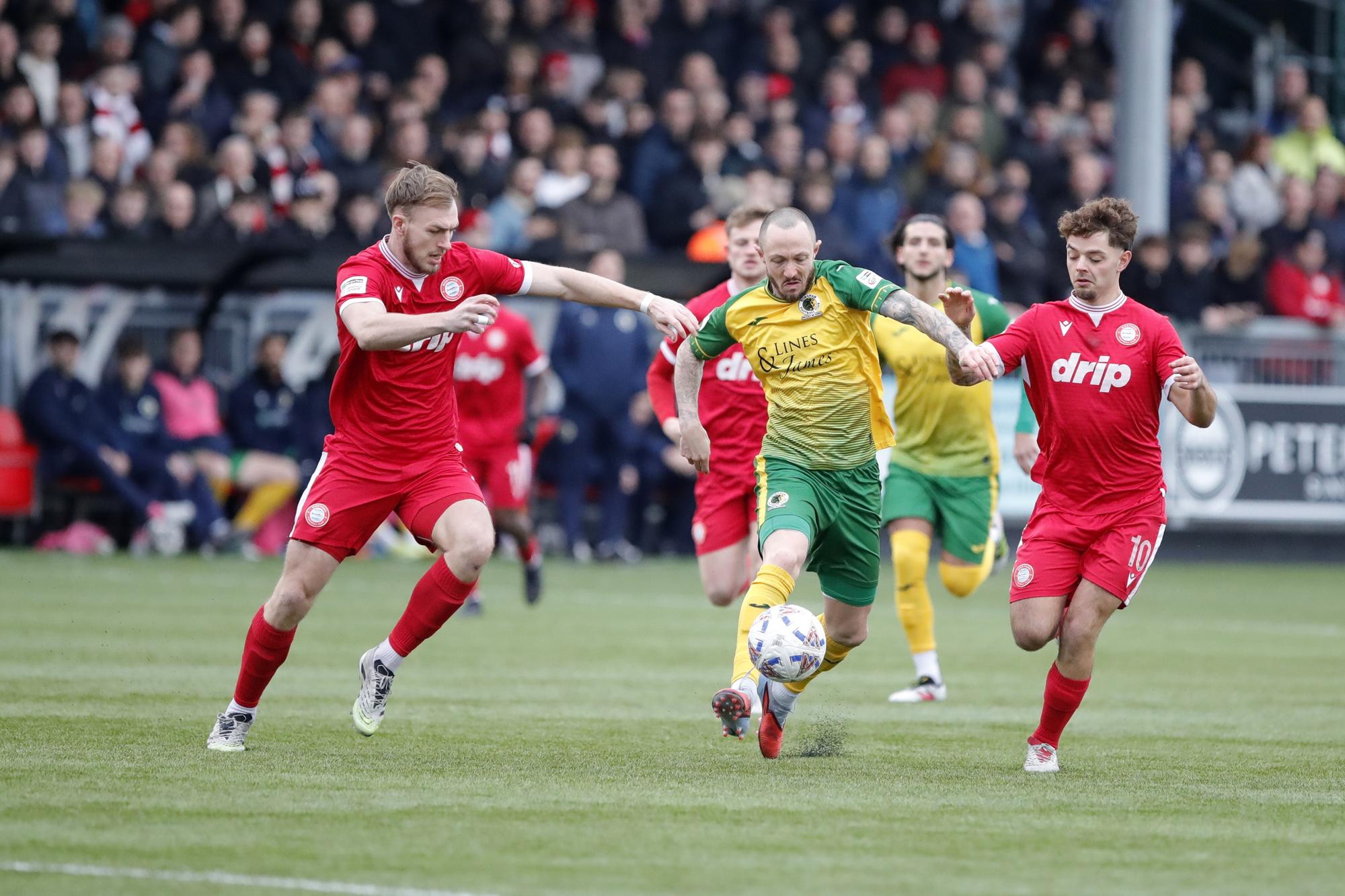 82 pictures as Worthing and Horsham do battle in front of record ...