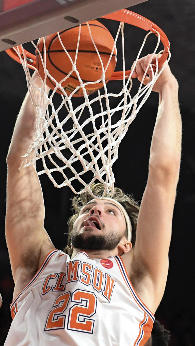Clemson basketball beats Miami for 9th straight win behind Carter ...