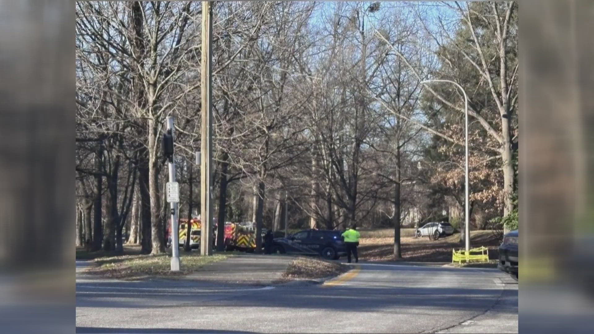 Man dies after crashing into tree on Eastern Parkway