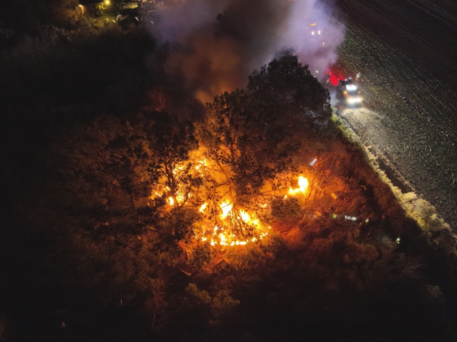 Virginia Beach firefighters extinguish backyard blaze