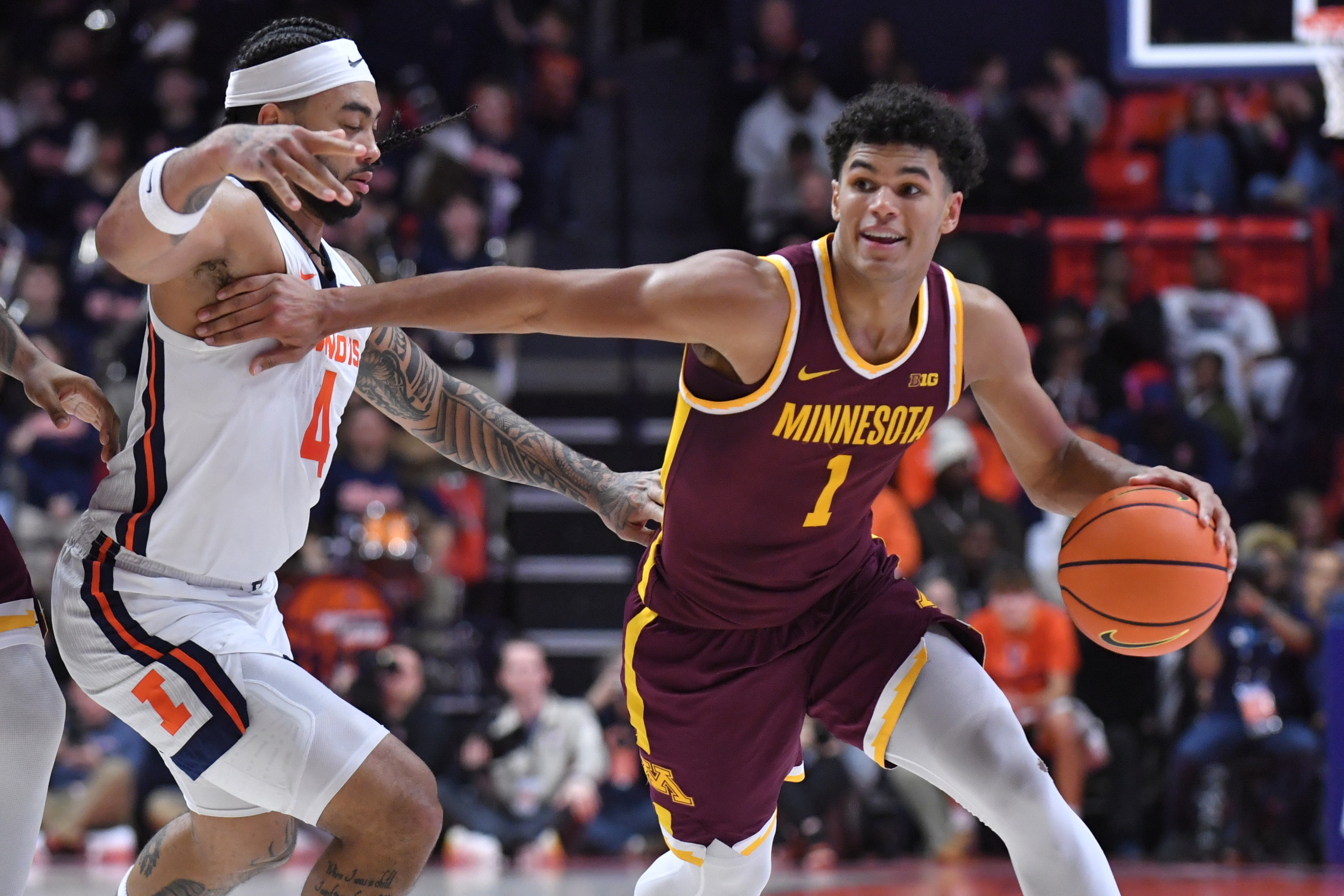 Illinois fends off Minnesota 77-67