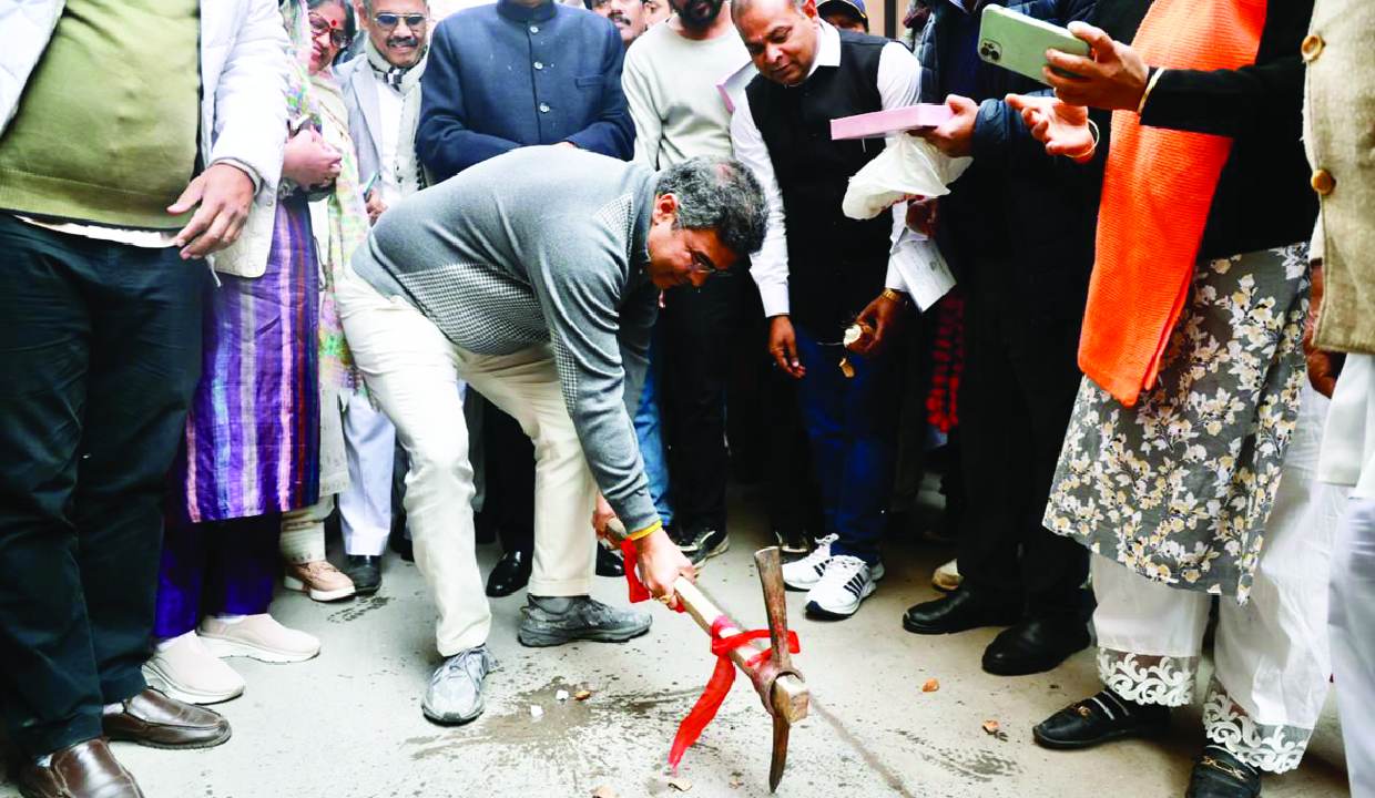 Parvesh Verma launches sewer lines in Deoli, Ambedkar Nagar