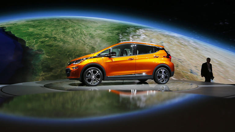 Trump officials push for cheaper cars through regulatory rollbacks ...