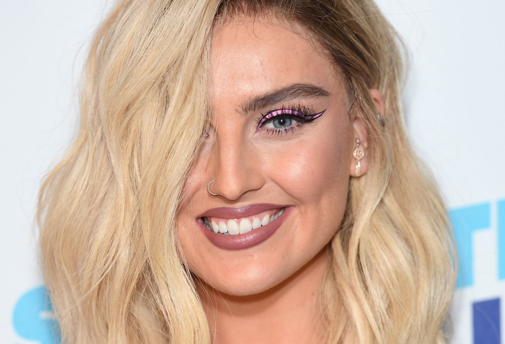 The Touching Detail Fans May Have Missed With Singer Perrie Edward's ...