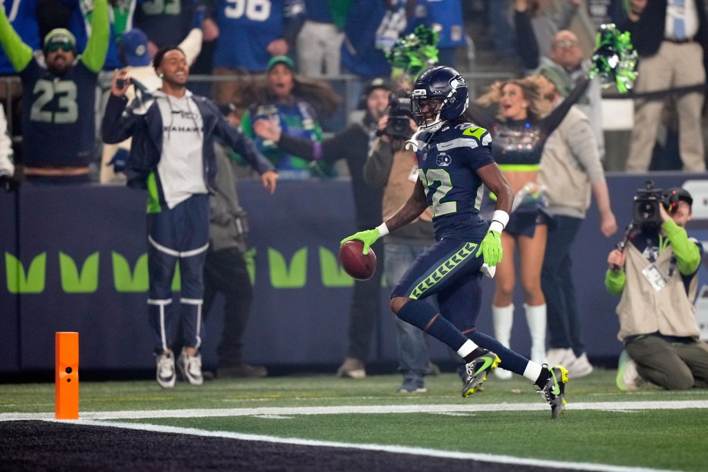Seahawks star Rashid Shaheed returns opening kickoff for 95-yard TD in ...