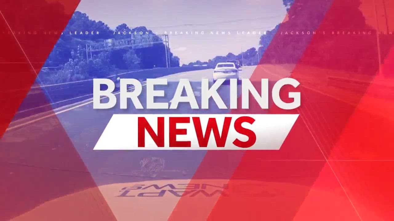 18-wheeler crash causes delays in Hinds County