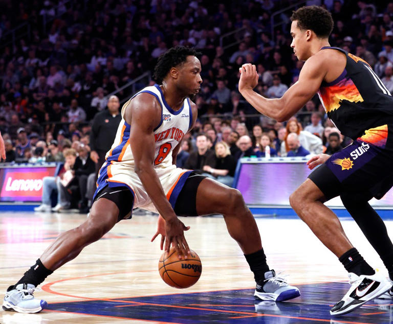 Depleted Knicks suffer sloppy loss to Suns as downward spiral continues