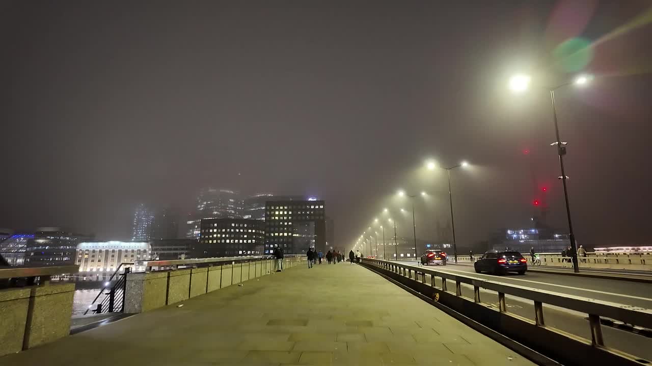 The tallest landmark in London, The Shard, vanishes in thick fog on ...